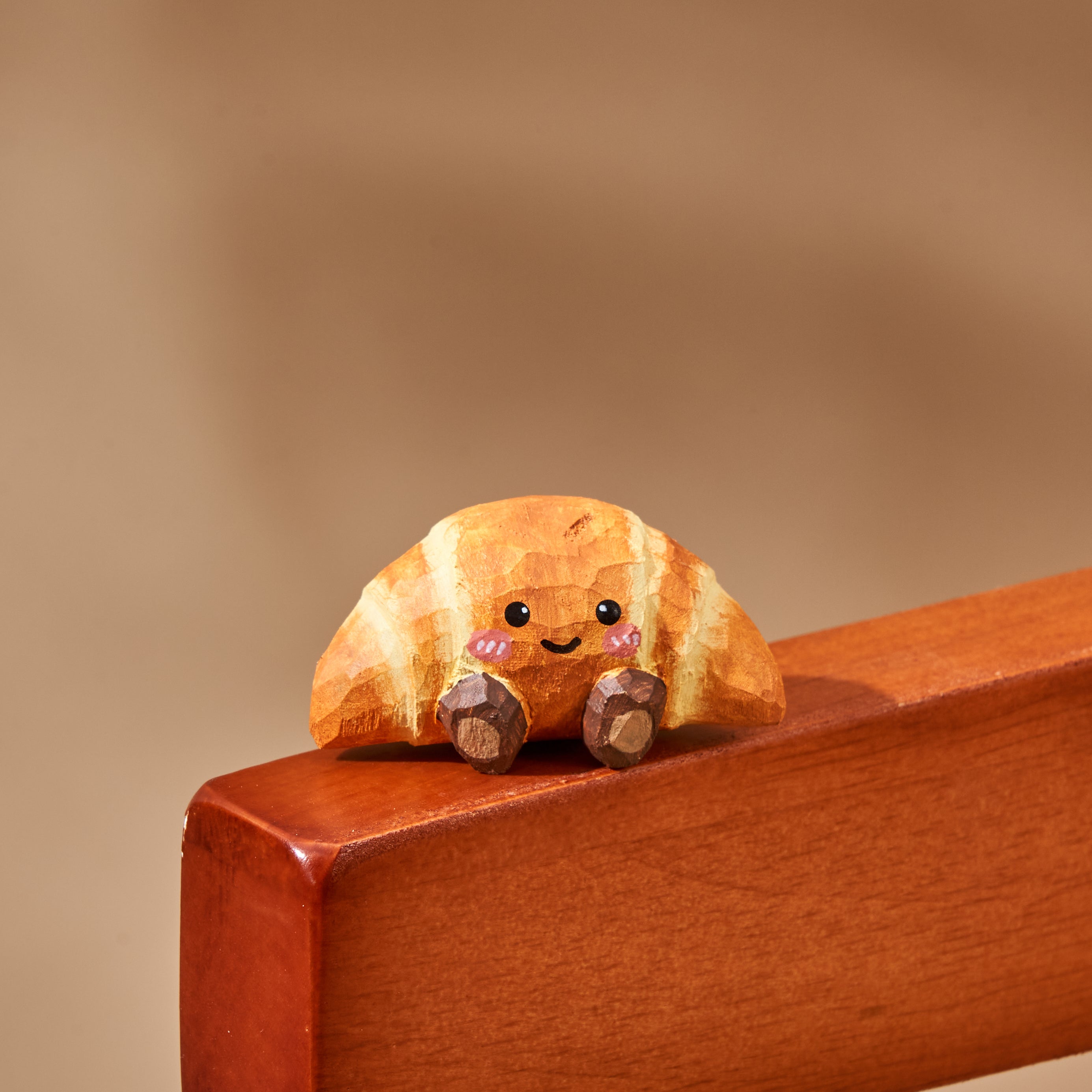 Cappy Carved Wooden Croissant in Cozy Rest – Mokuomo